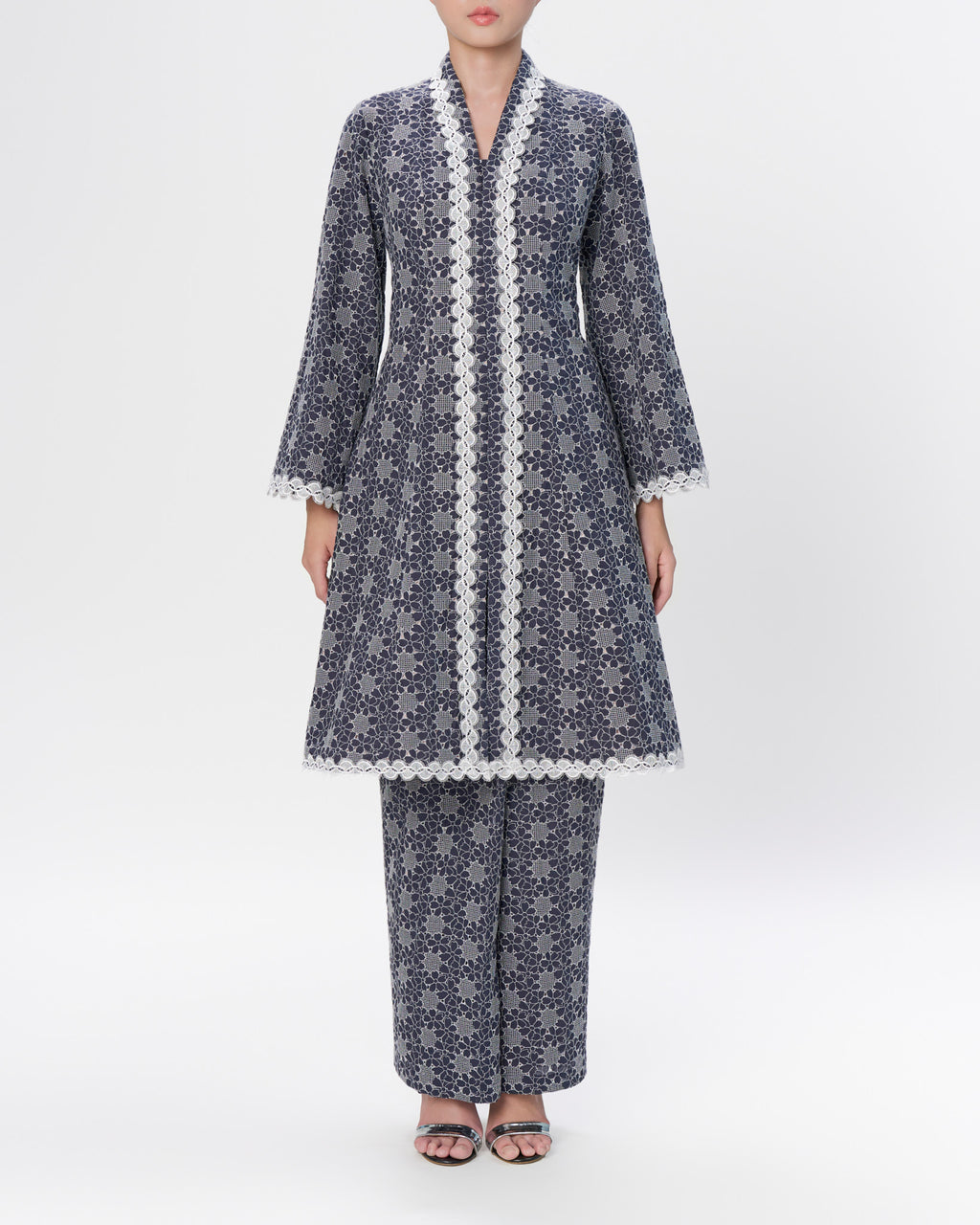 CAPSULE: Larassati – Khoon Hooi